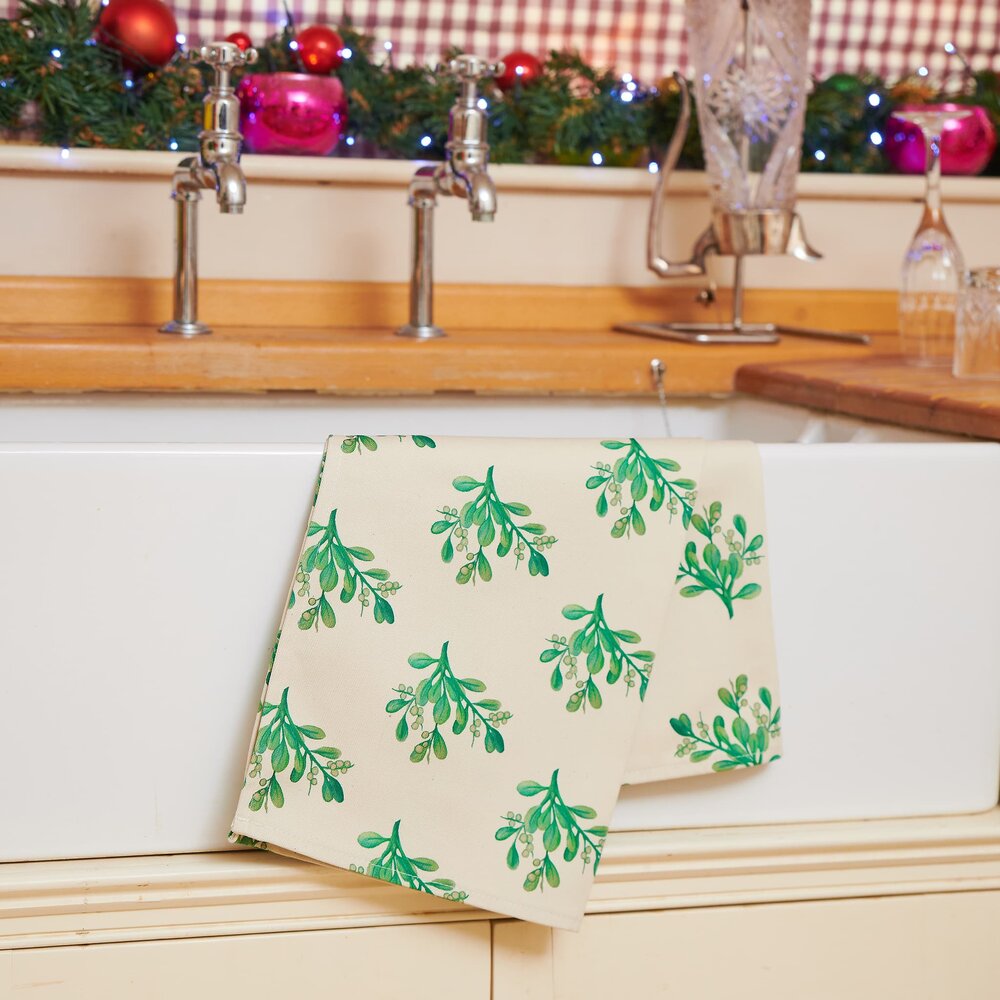 Christmas Tea Towel - Mistletoe – Lochs & Fens